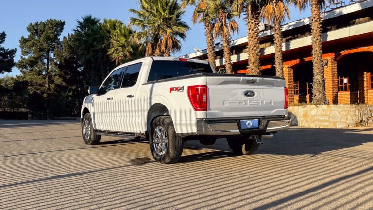 Ford F-150 XLT DC 4X4 5.0 2021 - Auto360