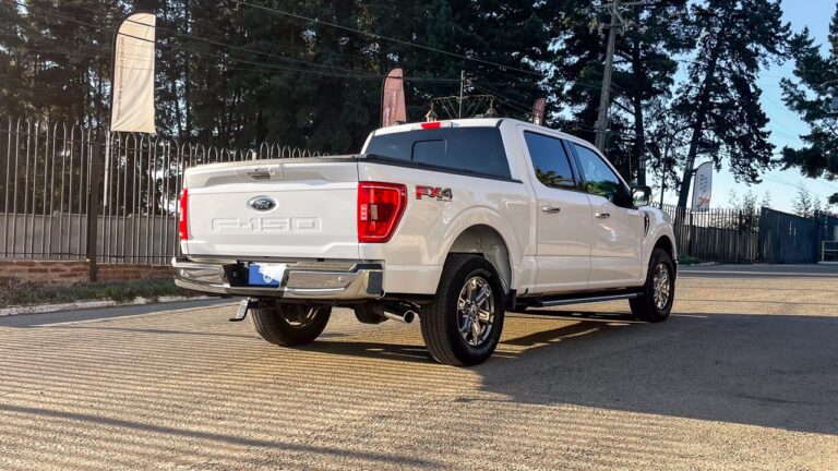 Ford F-150 XLT DC 4X4 5.0 2021 - Auto360